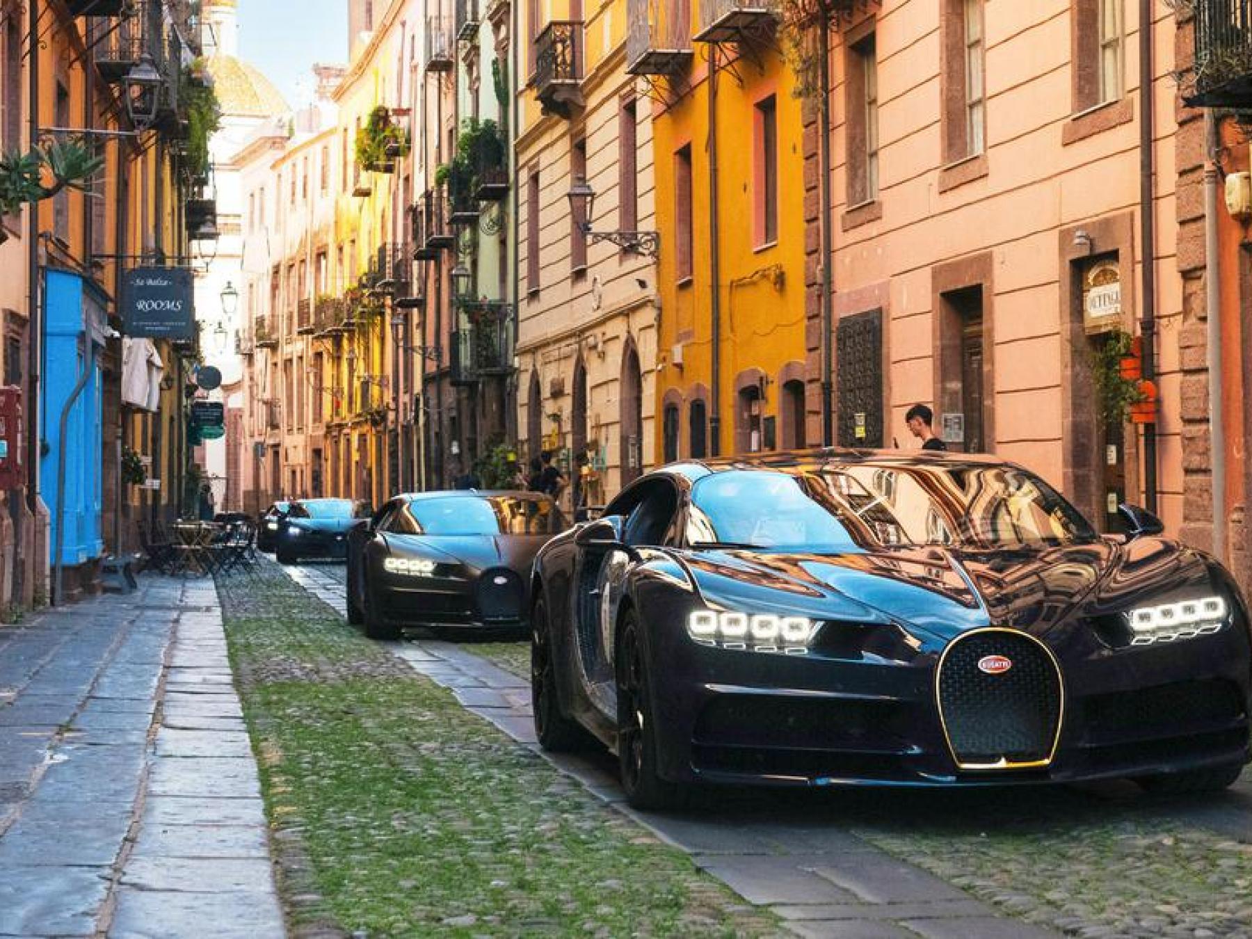Bugatti with a strange premiere of a new hypercar in a strange place ...